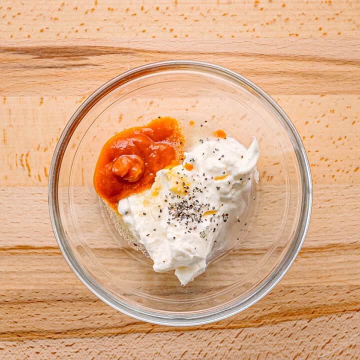 Sriracha Mayo Sauce - Posh Journal